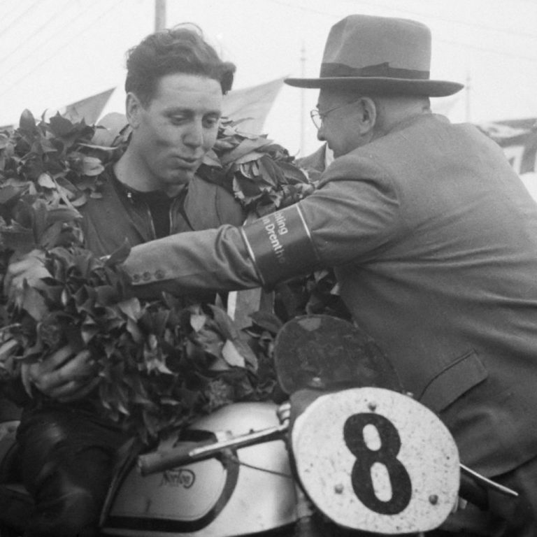 The Roar of Legends: A Comprehensive History of the Isle of Man TT ...